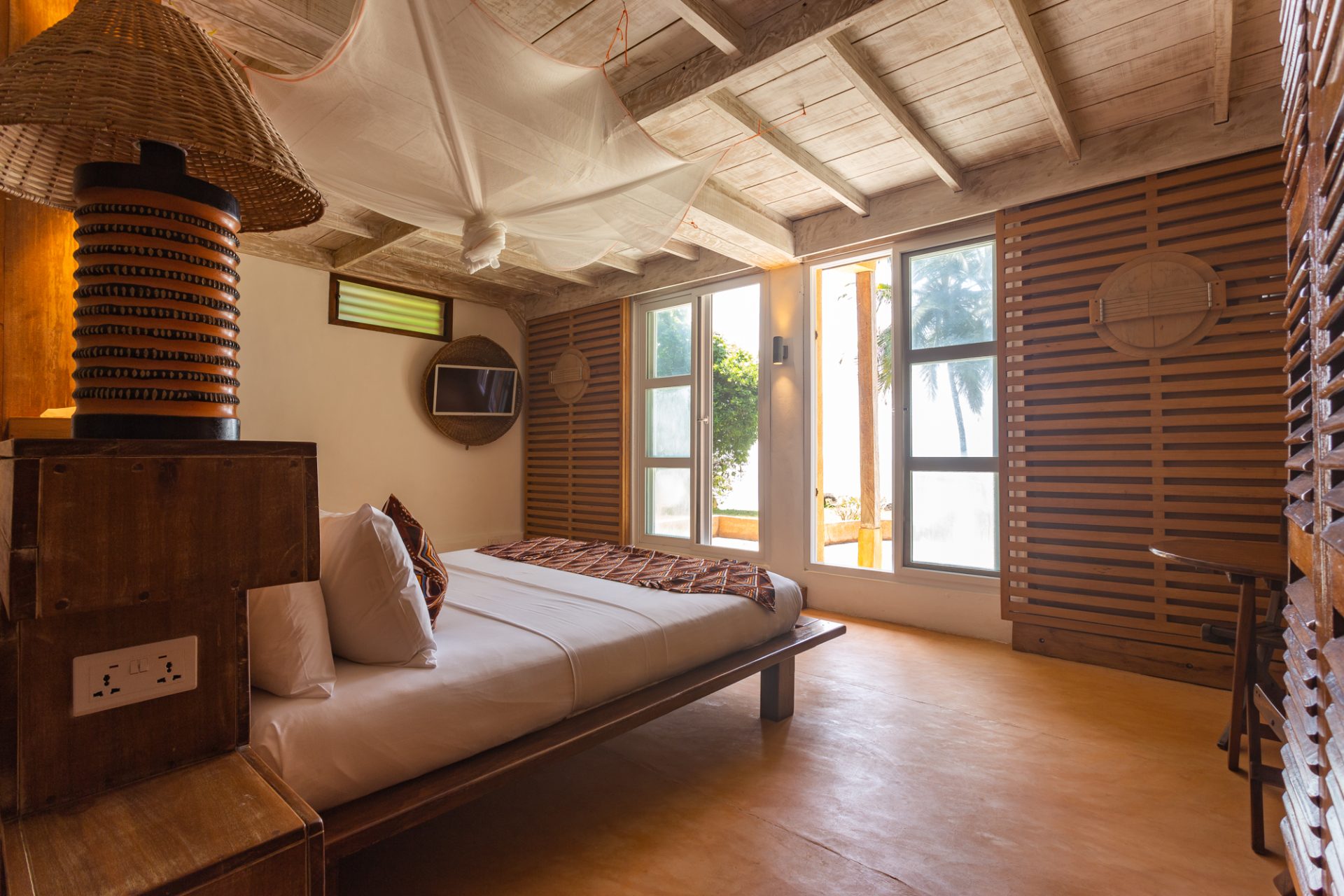 Bay Beach - Lou Moon Resort