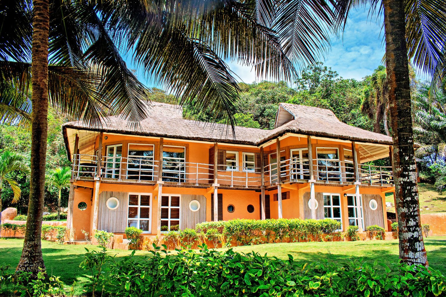 Home - Lou Moon Resort