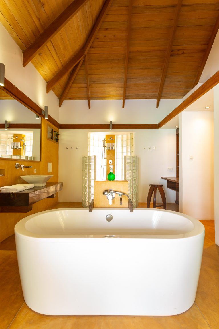 Island Cape West - Lou Moon Resort